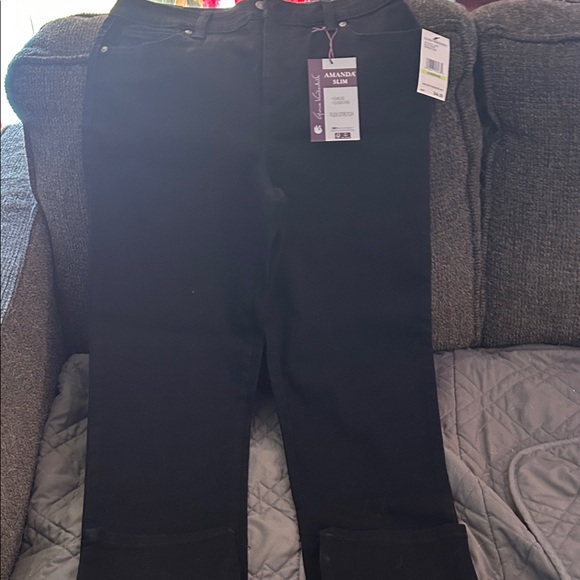 Gloria Vanderbilt | Jeans | Gloria Vanderbilt Amanda Slim Black Jeans ...